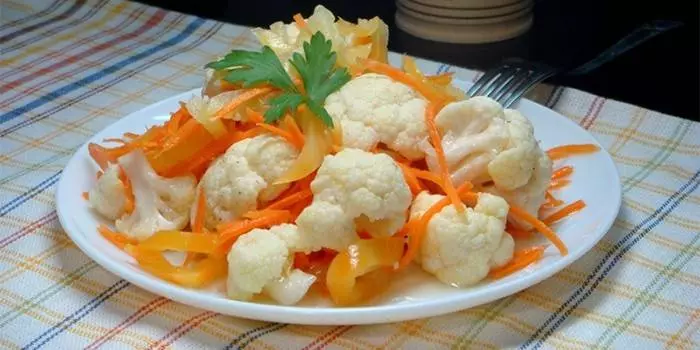 Салат з морквою