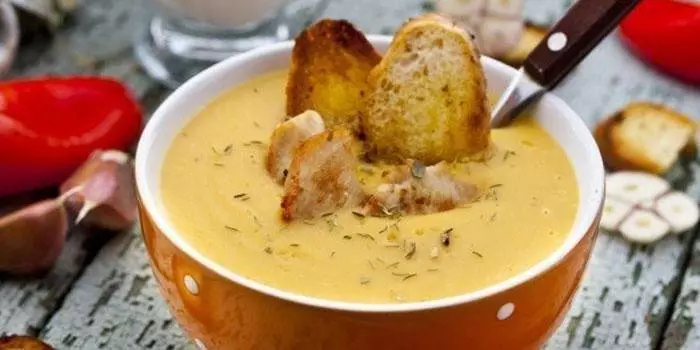 Крэм-суп з сачавіцы з курыцай
