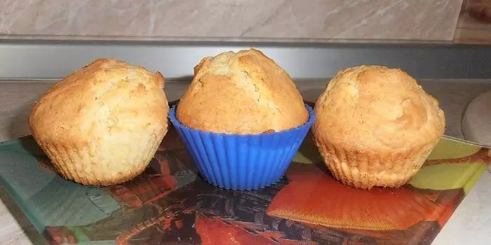 Mini cupcakes dans des moules en silicone