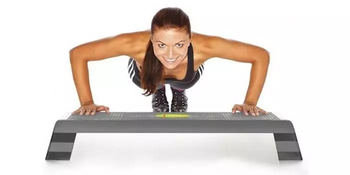 Woman doing the plank