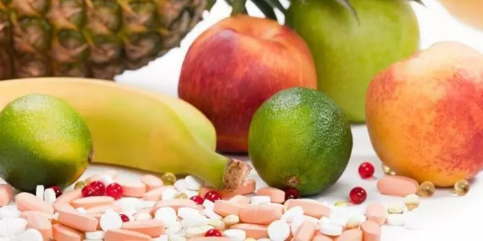 Tableta dhe fruta