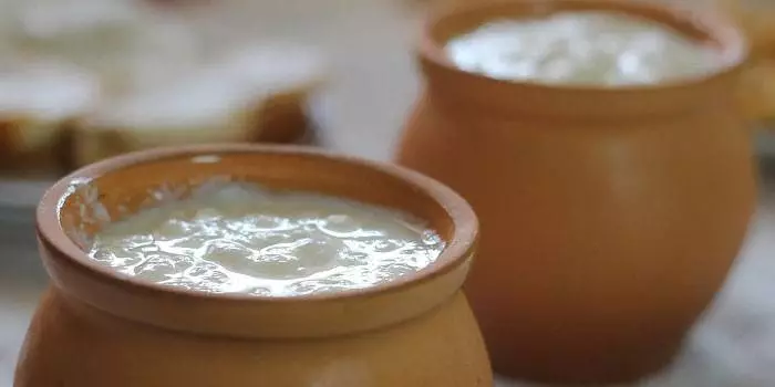Susu panggang fermentasi krasan ing pot