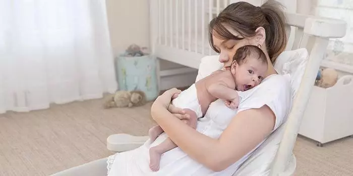 Mama s djetetom mlađim od godinu dana