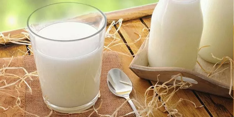 अन्नप्रणाली के क्षरण के लिए गर्म दूध