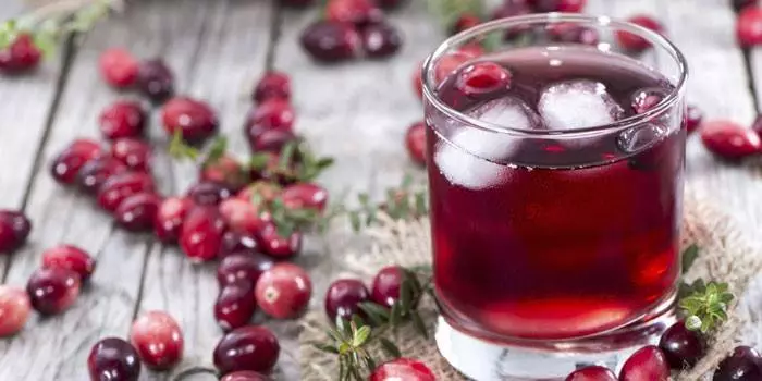 Cranberry dengan ais