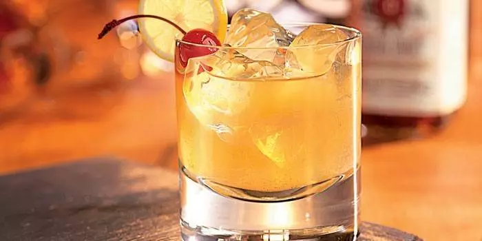 Cóctel de whisky sour