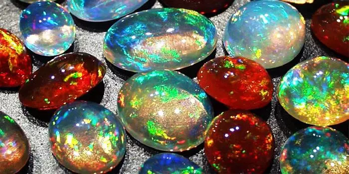 သက်တံ opal