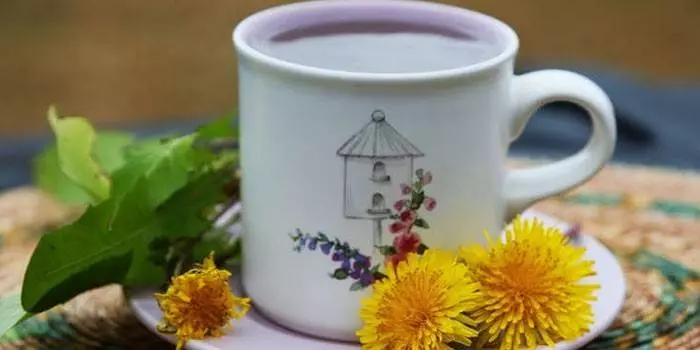 Dandelion root tea