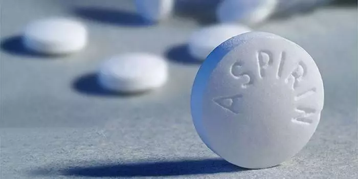 Arassalaýjy maska ​​üçin aspirin