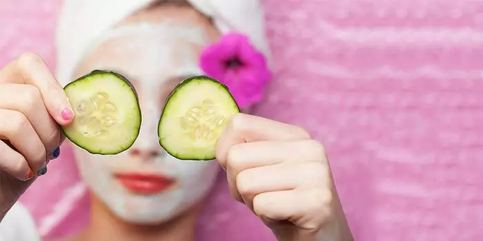 Egg protein at cucumber na anti-wrinkle mask