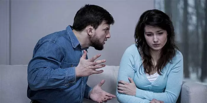 Husband and wife quarrel