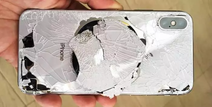 IPhone po upadku