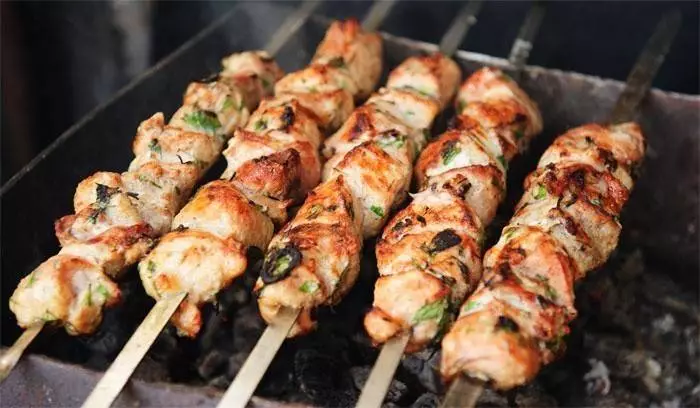 Unsa ang pag-marinate sa manok kebab