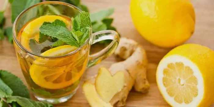 Чай с джинджифил и лимон