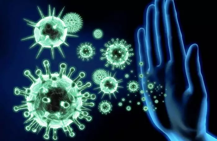 Artsen praten over de voorwaarden voor de ontwikkeling van immuniteit tegen coronavirus 9644_1